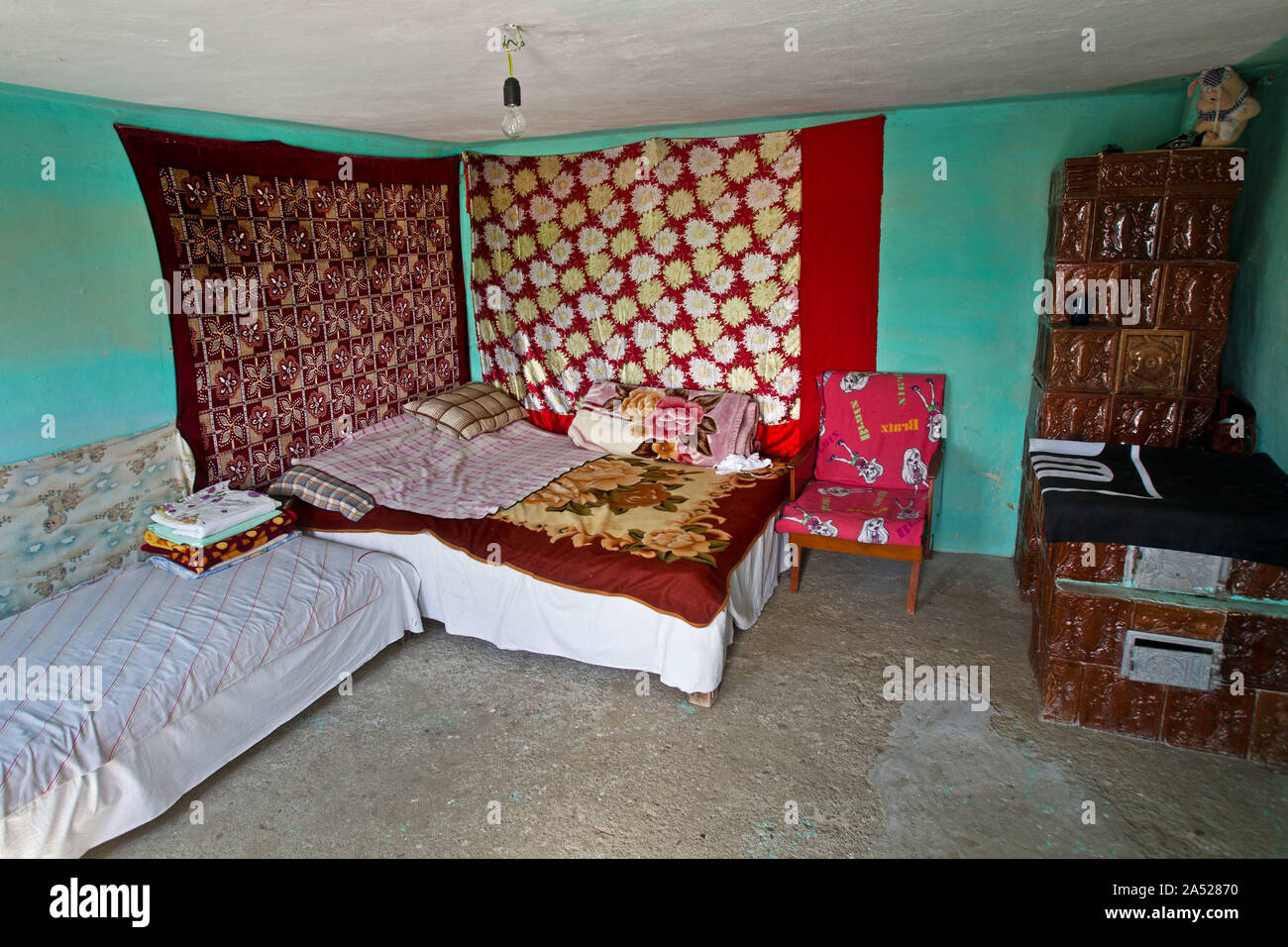 Living in poverty romania hi-res stock photography and images - Alamy