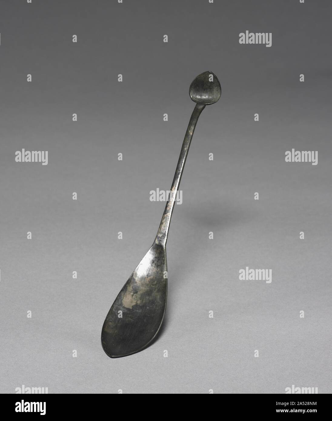 Bronze spoon hi-res stock photography and images - Alamy