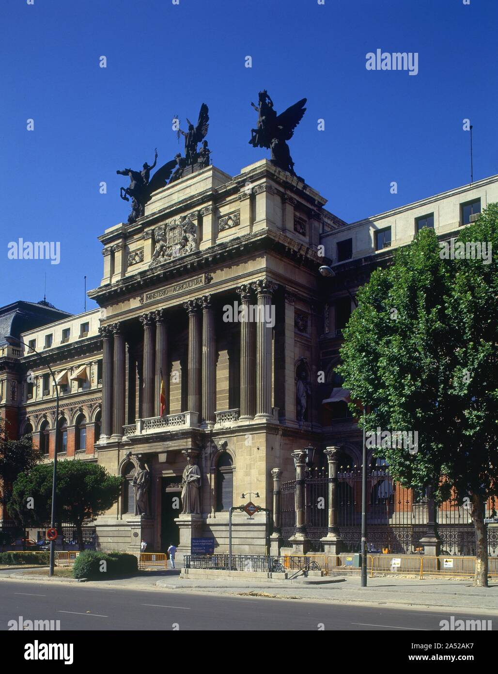 Palacio de fomento madrid hi-res stock photography and images - Alamy
