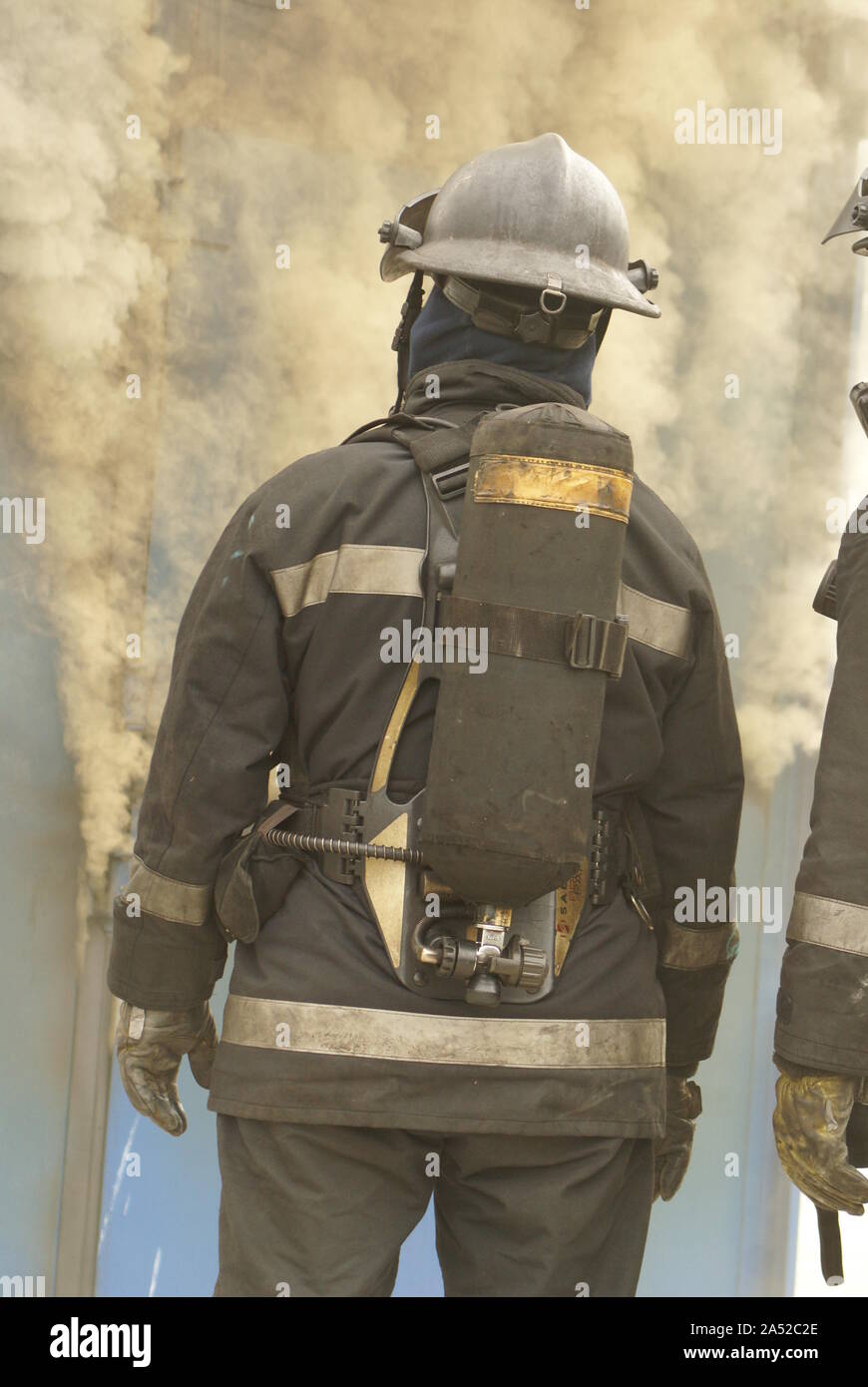 smoke from building fire Stock Photo - Alamy