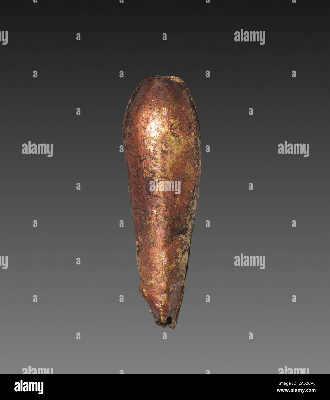 Teardrop shaped bead hi-res stock photography and images - Alamy