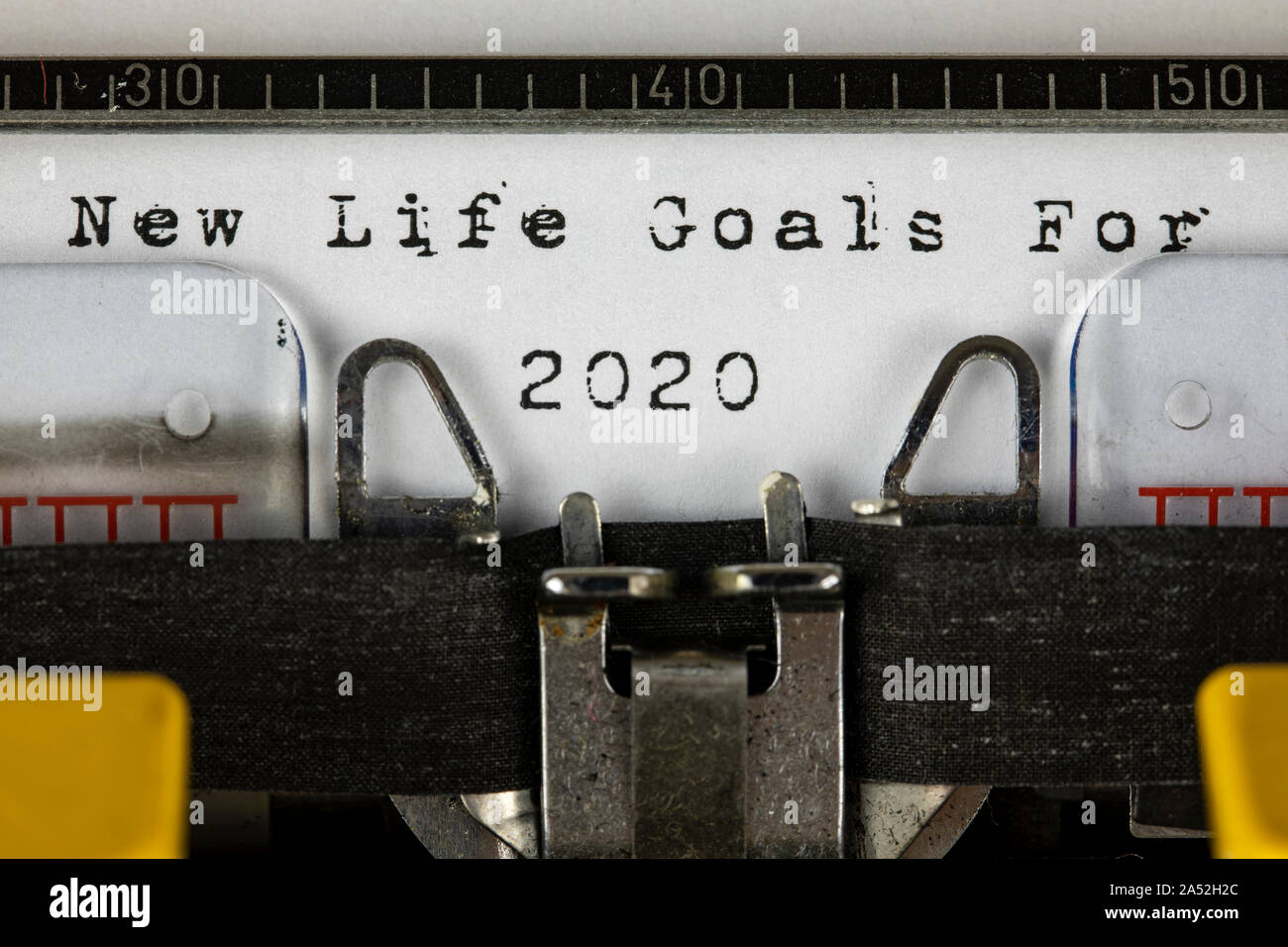 old typewriter with text new life goals for 2020 Stock Photo - Alamy
