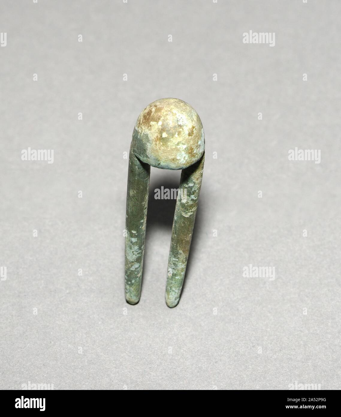 Topknot pin hi-res stock photography and images - Alamy