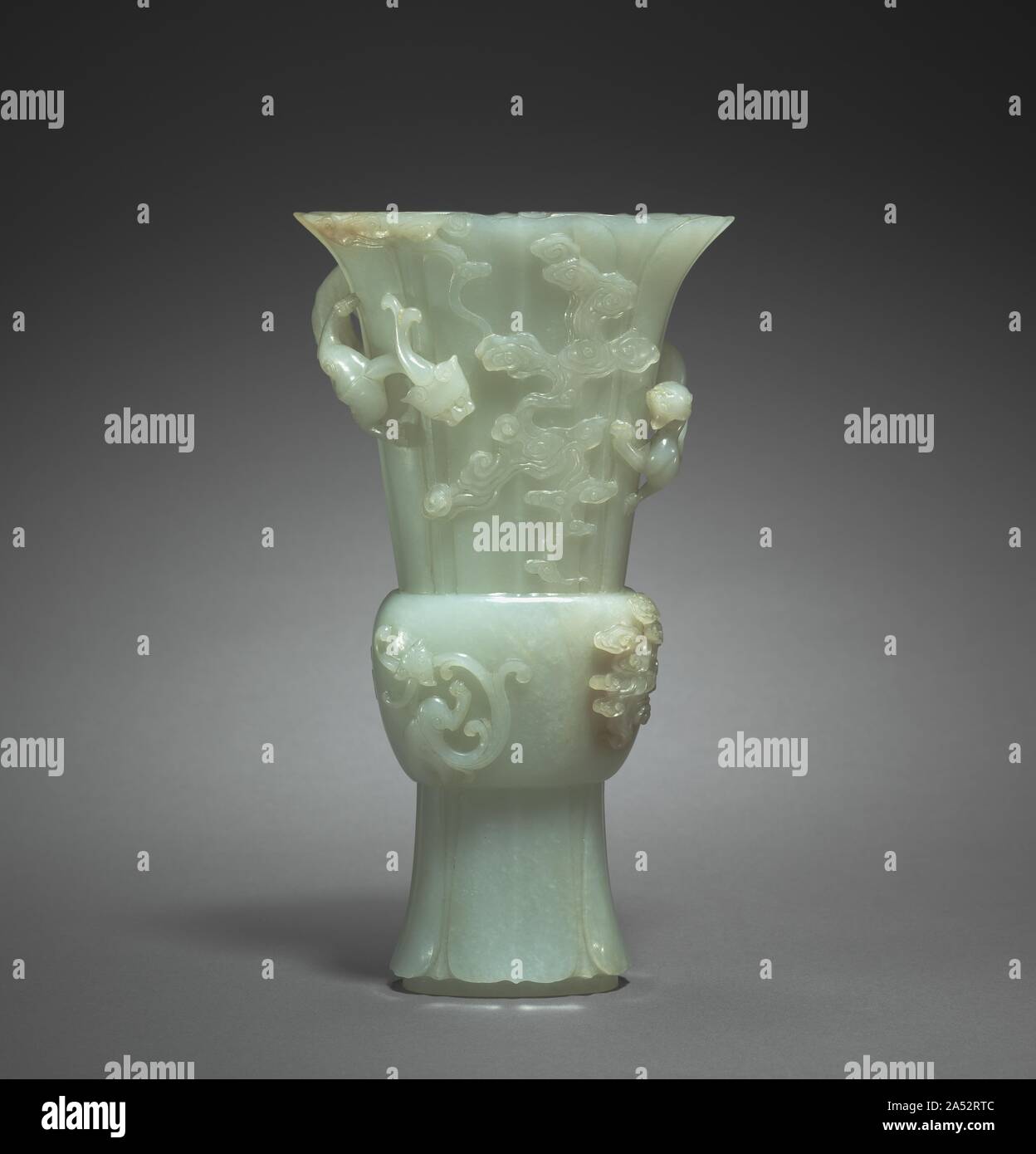 Zun vase hi-res stock photography and images - Alamy