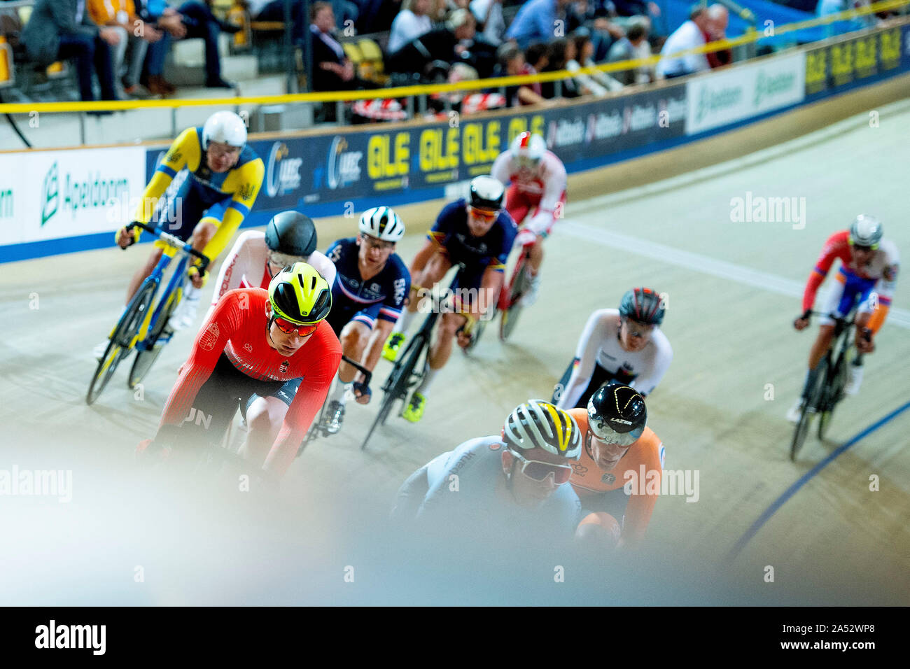 Mens scratch race hi-res stock photography and images - Alamy
