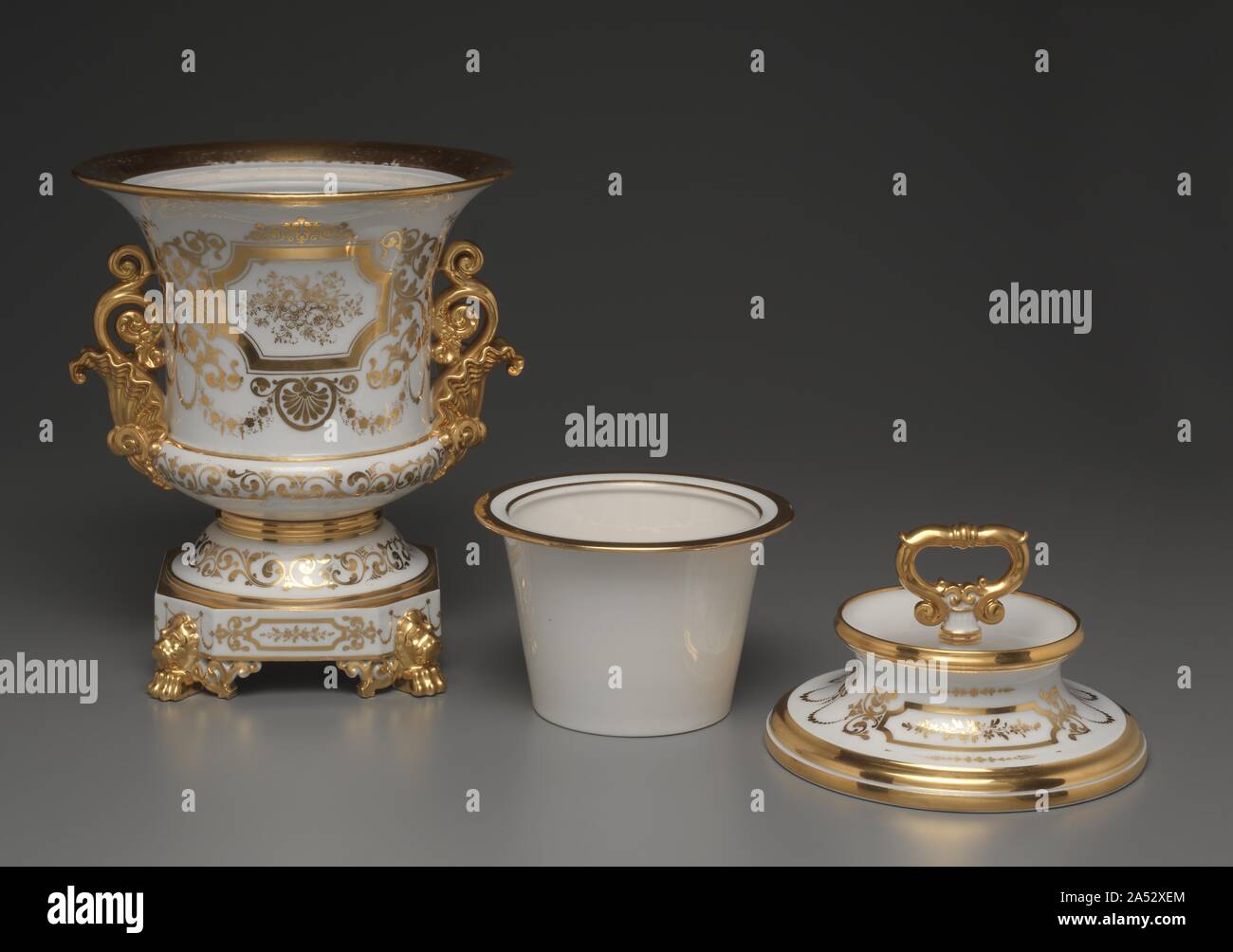 Gold covered ice cream pail hi-res stock photography and images - Alamy