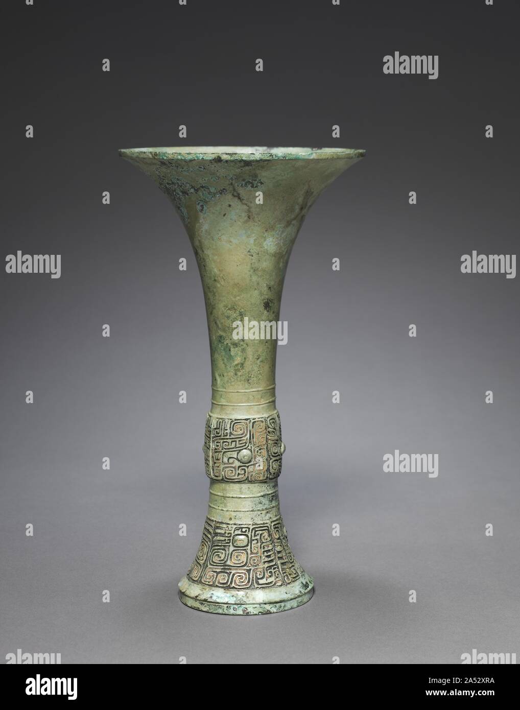 Wine Beaker (Gu), c. 1200 BC Stock Photo - Alamy