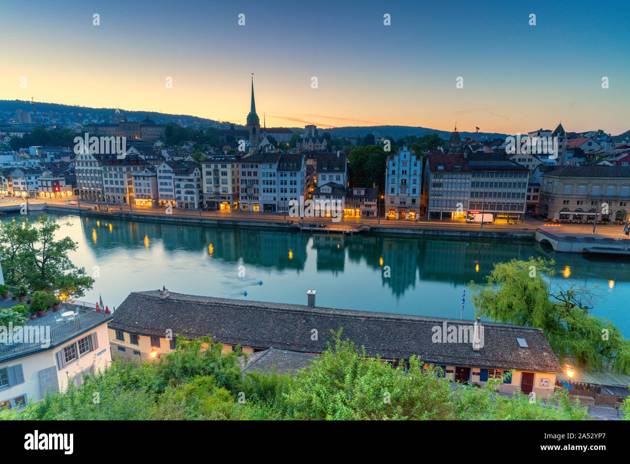 Sunrise over Limmat River seen from Lindenhof Hill, Zurich, Switzerland ...