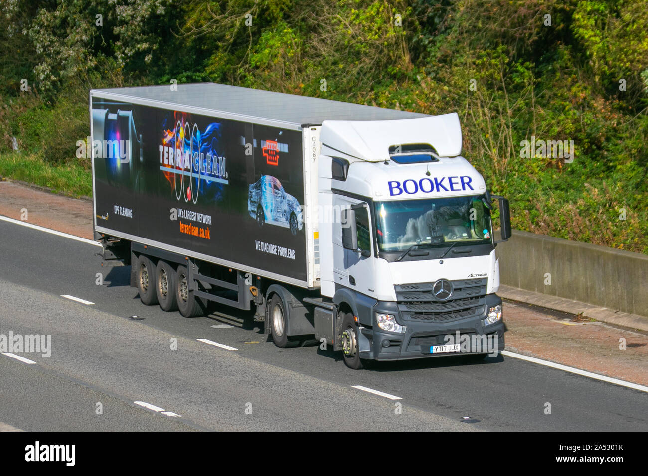 Booker cash and carry hi-res stock photography and images - Alamy
