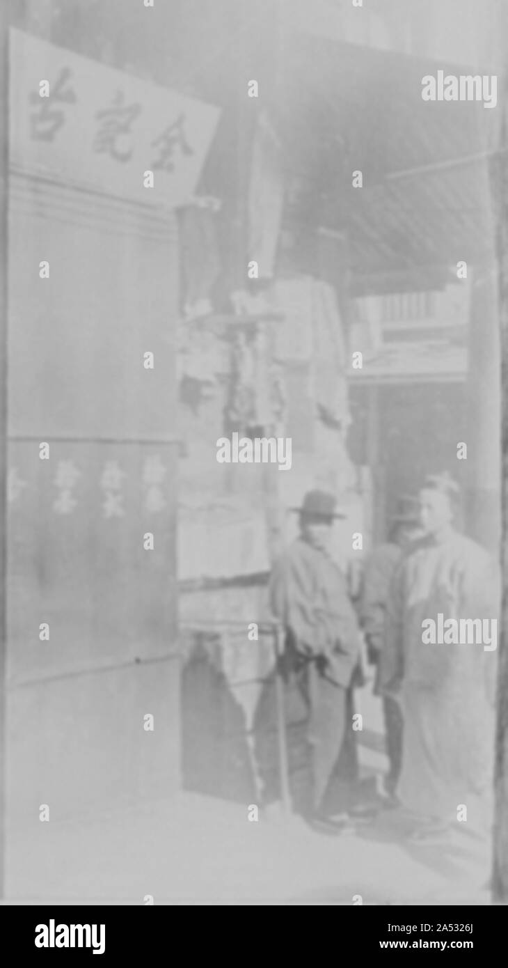 People standing sidewalk Black and White Stock Photos & Images - Alamy