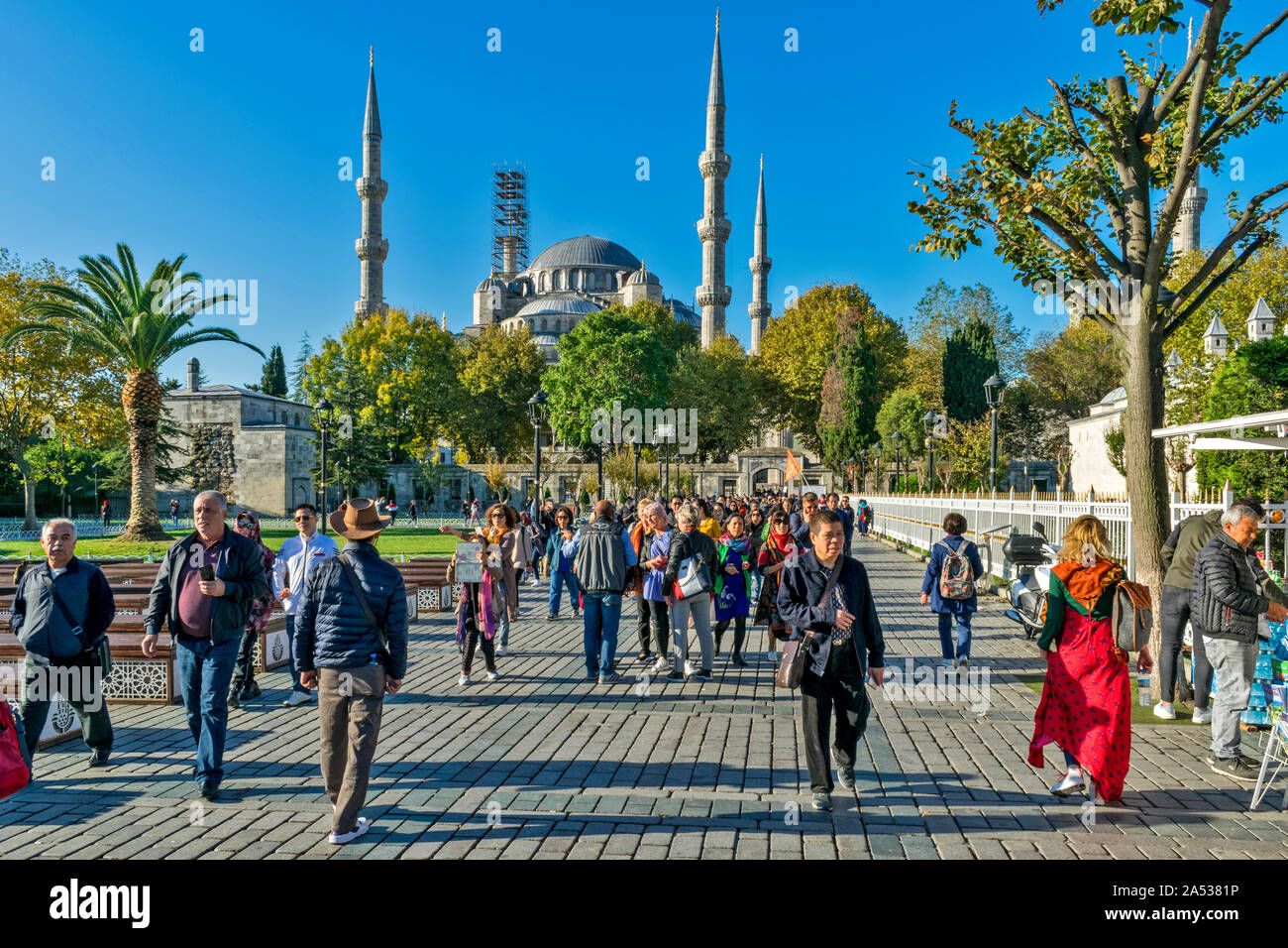Entrance to blue mosque hi-res stock photography and images - Alamy