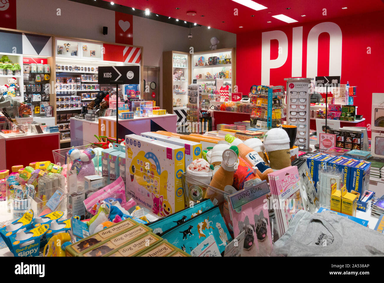 Piq store hi-res stock photography and images - Alamy