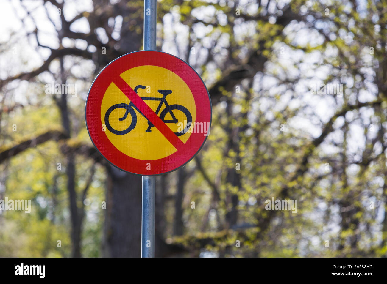 Exclusion vehicle sign hi-res stock photography and images - Alamy