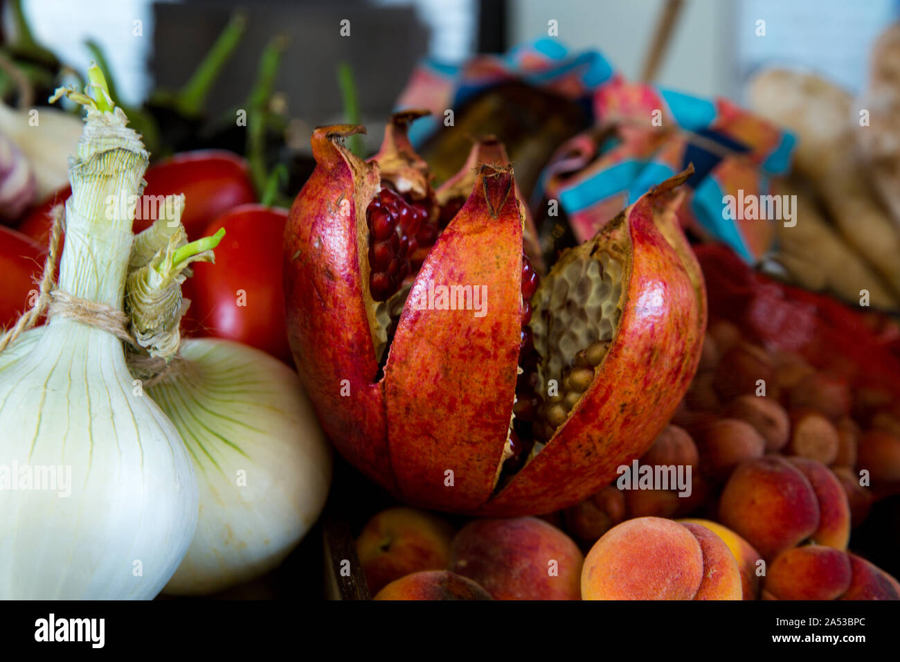 Peach harvest georgia hi-res stock photography and images - Alamy