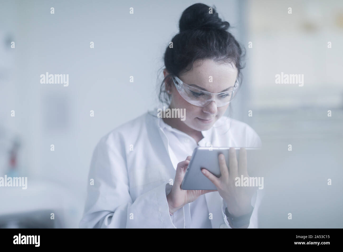 Vision laboratory hi-res stock photography and images - Alamy