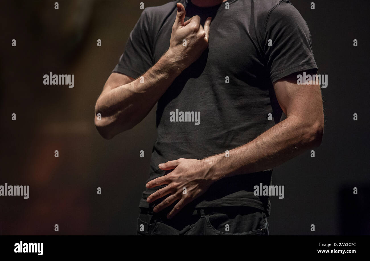 Sign language interpretation hi-res stock photography and images - Alamy