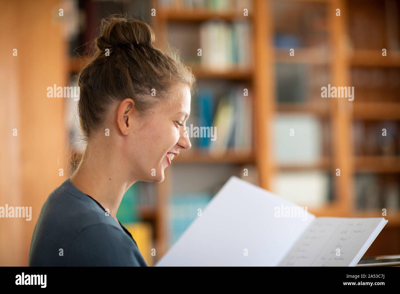 Student sunny hi-res stock photography and images - Alamy