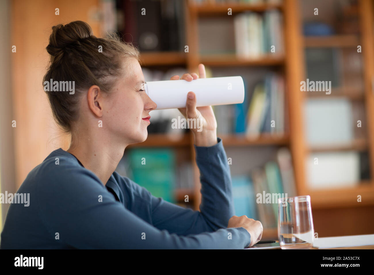Woman Telescope High Resolution Stock Photography and Images - Alamy