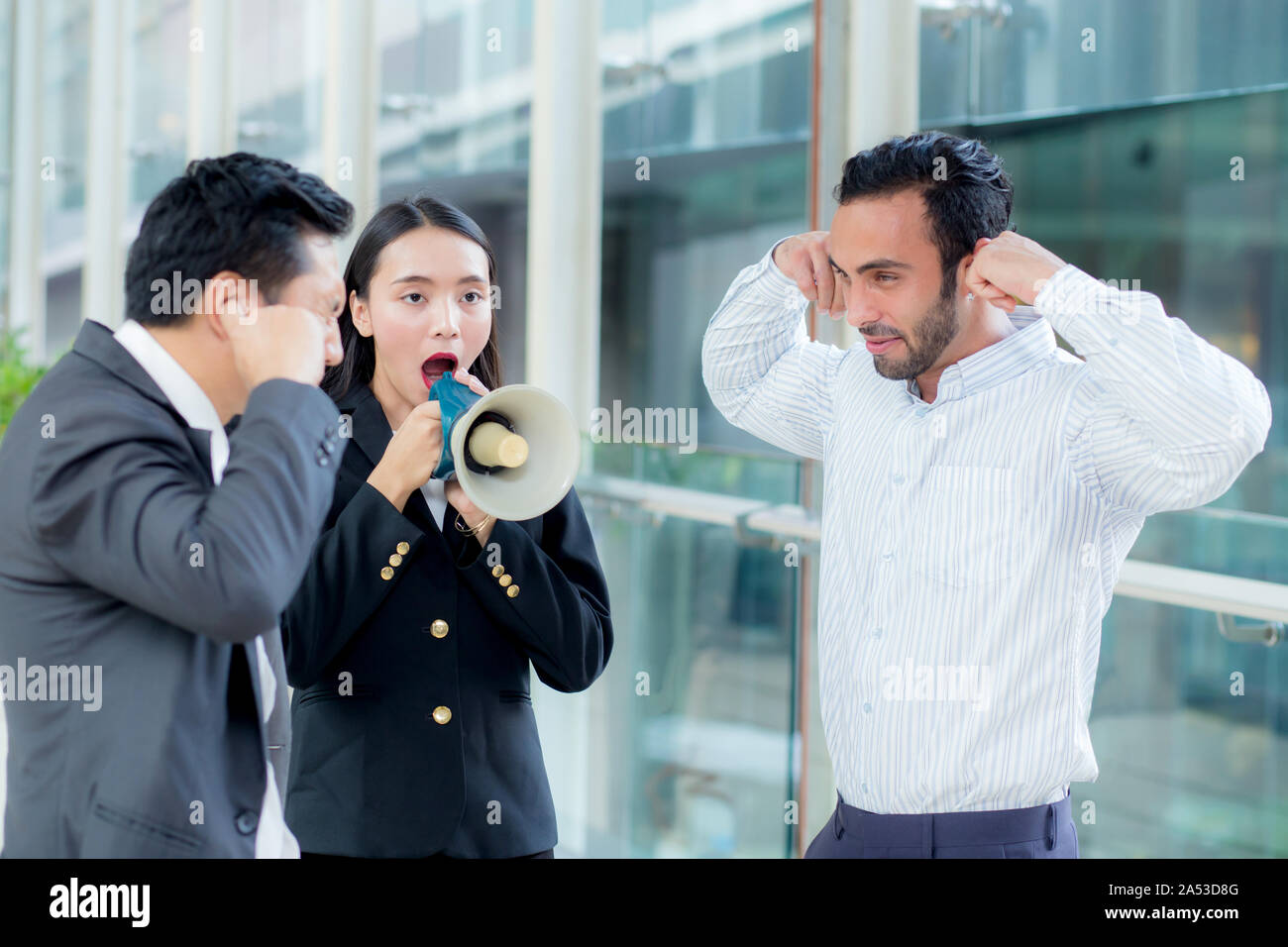 Man yelling office hi-res stock photography and images - Alamy
