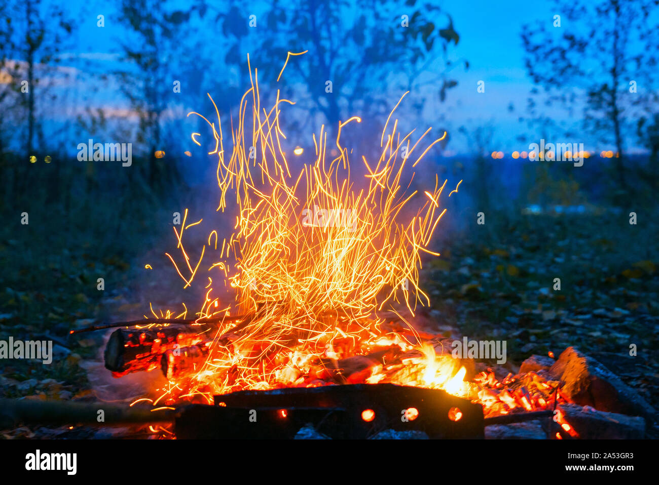 Electric blue flame hi-res stock photography and images - Alamy