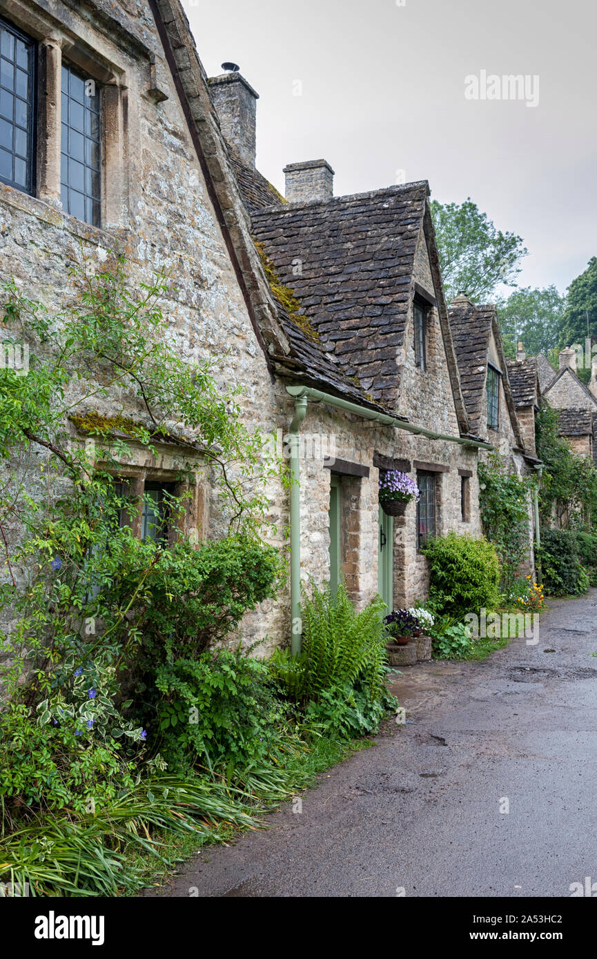 Traditional cotswold stone cottages built of distinctive yellow ...