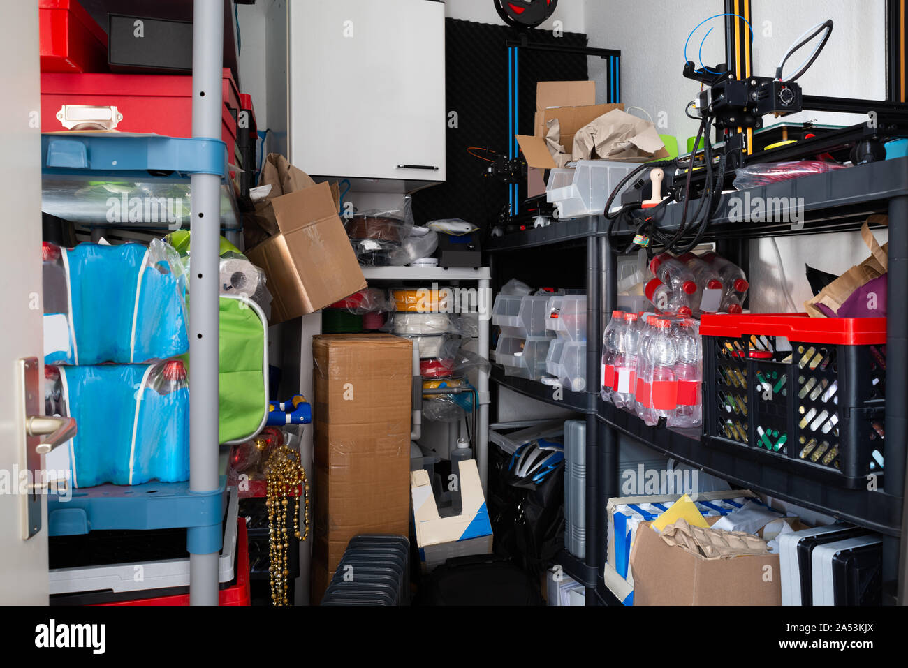 Messy garage clutter junk hi-res stock photography and images - Alamy