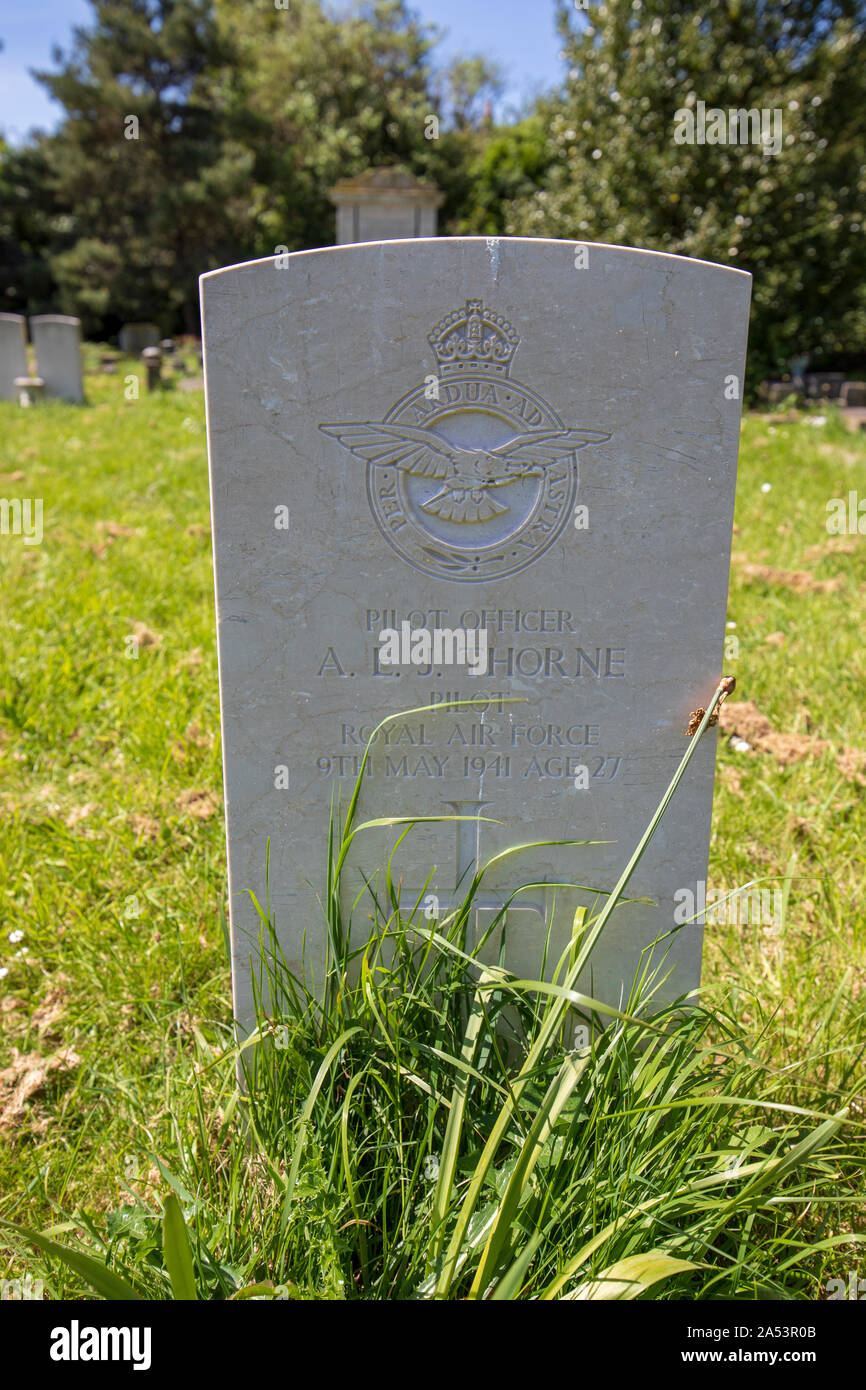 Commonwealth War Graves Commission Grave of Albert Ernest John Thorne ...