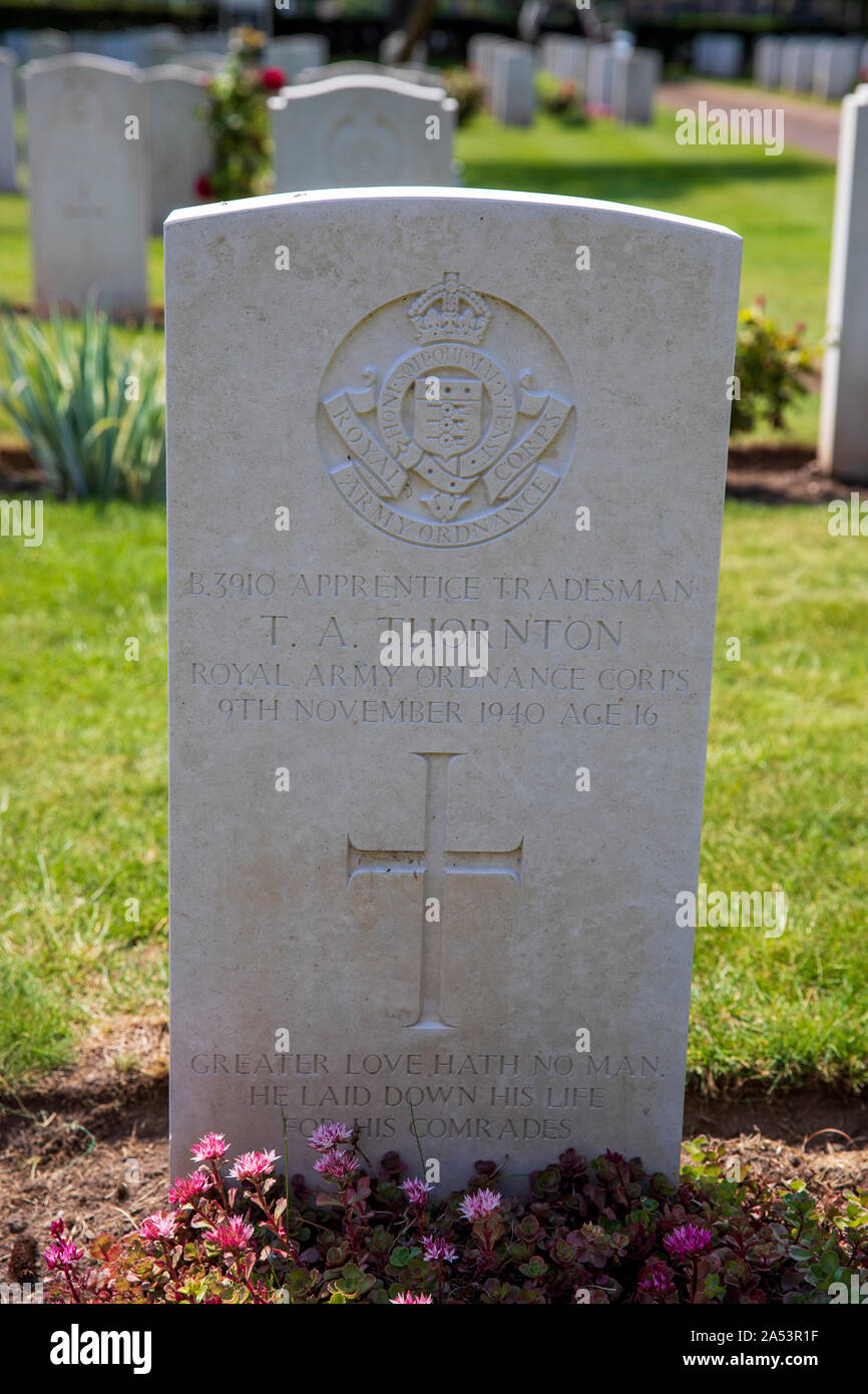 Commonwealth War Graves Commission Grave of Thomas Arthur Thornton of ...