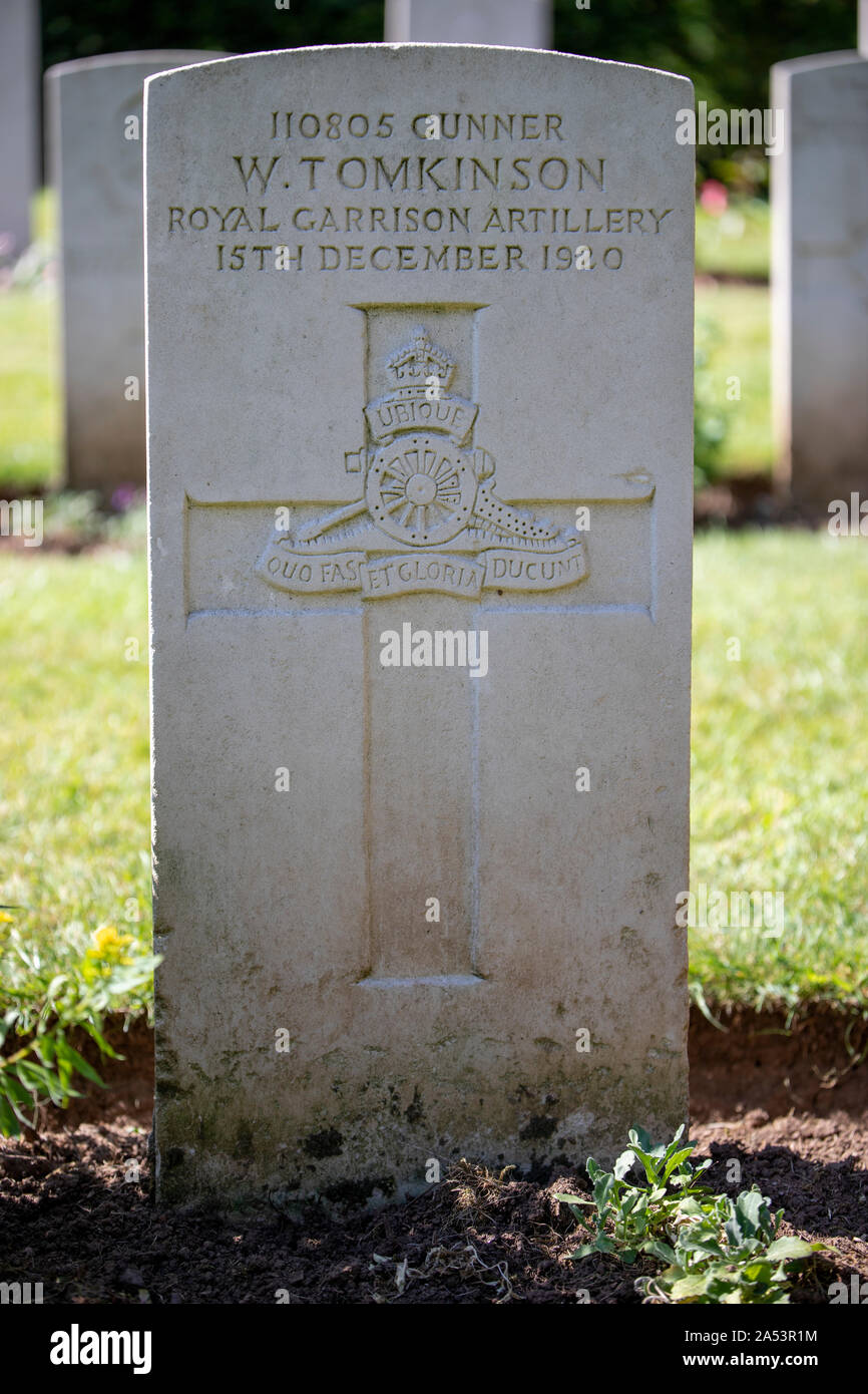 Commonwealth War Graves Commission Grave of W Tomkinson of the Royal ...
