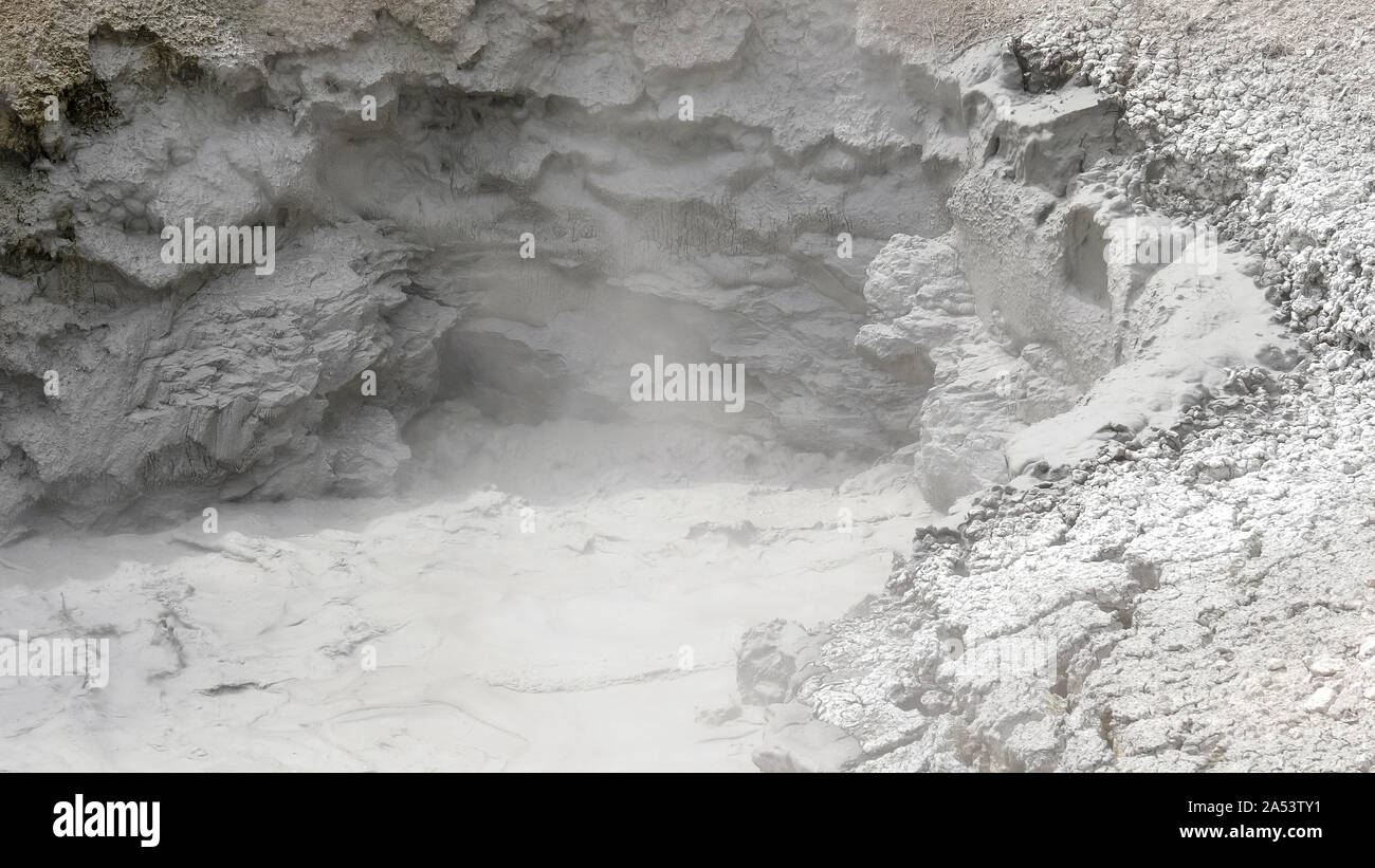 Yellowstone supervolcano hi-res stock photography and images - Alamy