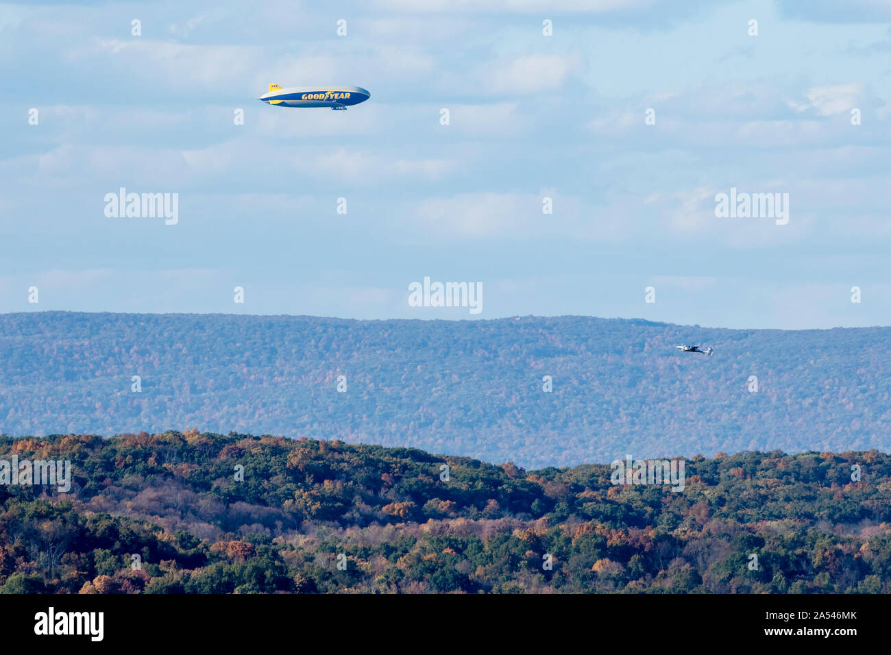 Goodyear blimp wingfoot one hi-res stock photography and images - Alamy