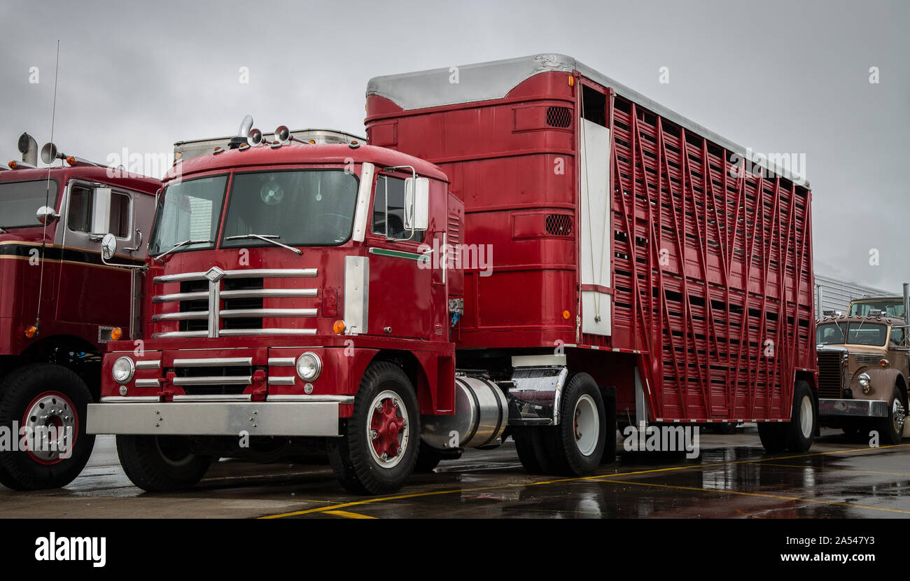 18 wheeler engine hi-res stock photography and images - Alamy