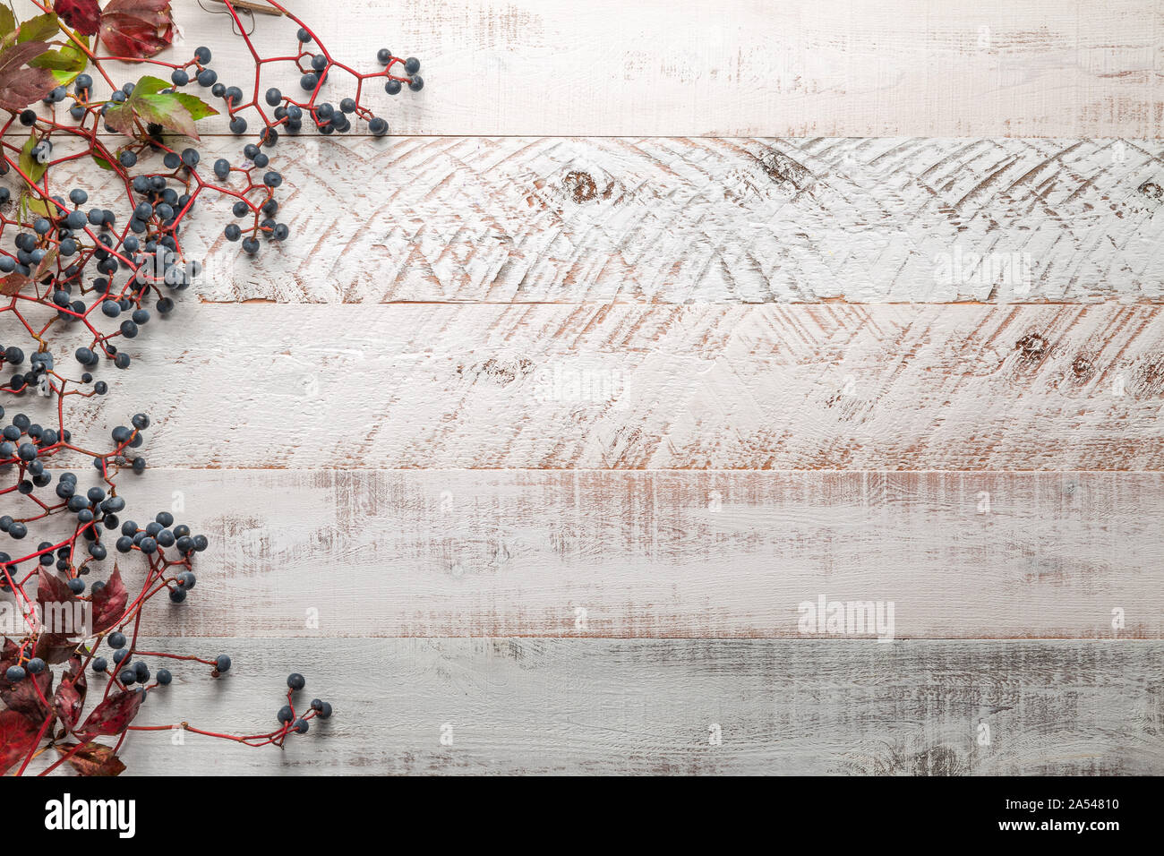 Rustic white wooden hi-res stock photography and images - Alamy