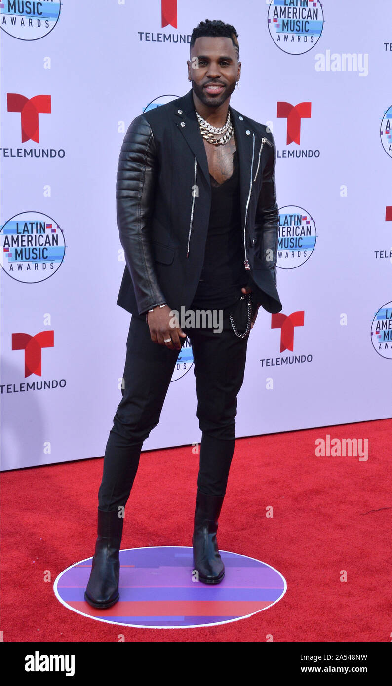 Los Angeles, United States. 17th Oct, 2019. Singer Jason Derulo arrives ...