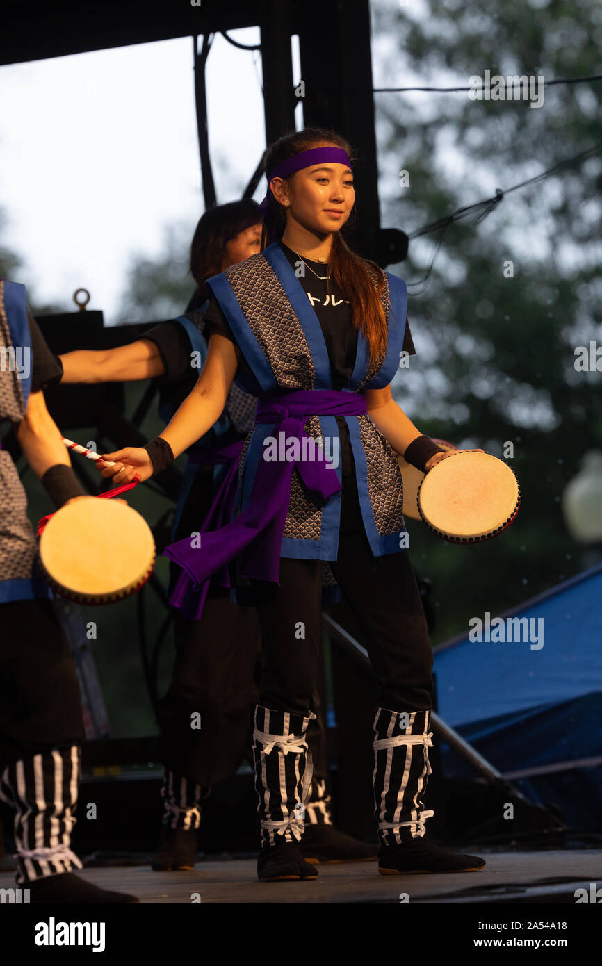 Okinawa eisa dance hi-res stock photography and images - Alamy
