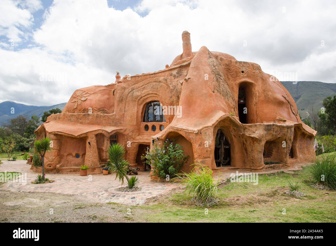 Clay house hi-res stock photography and images - Alamy