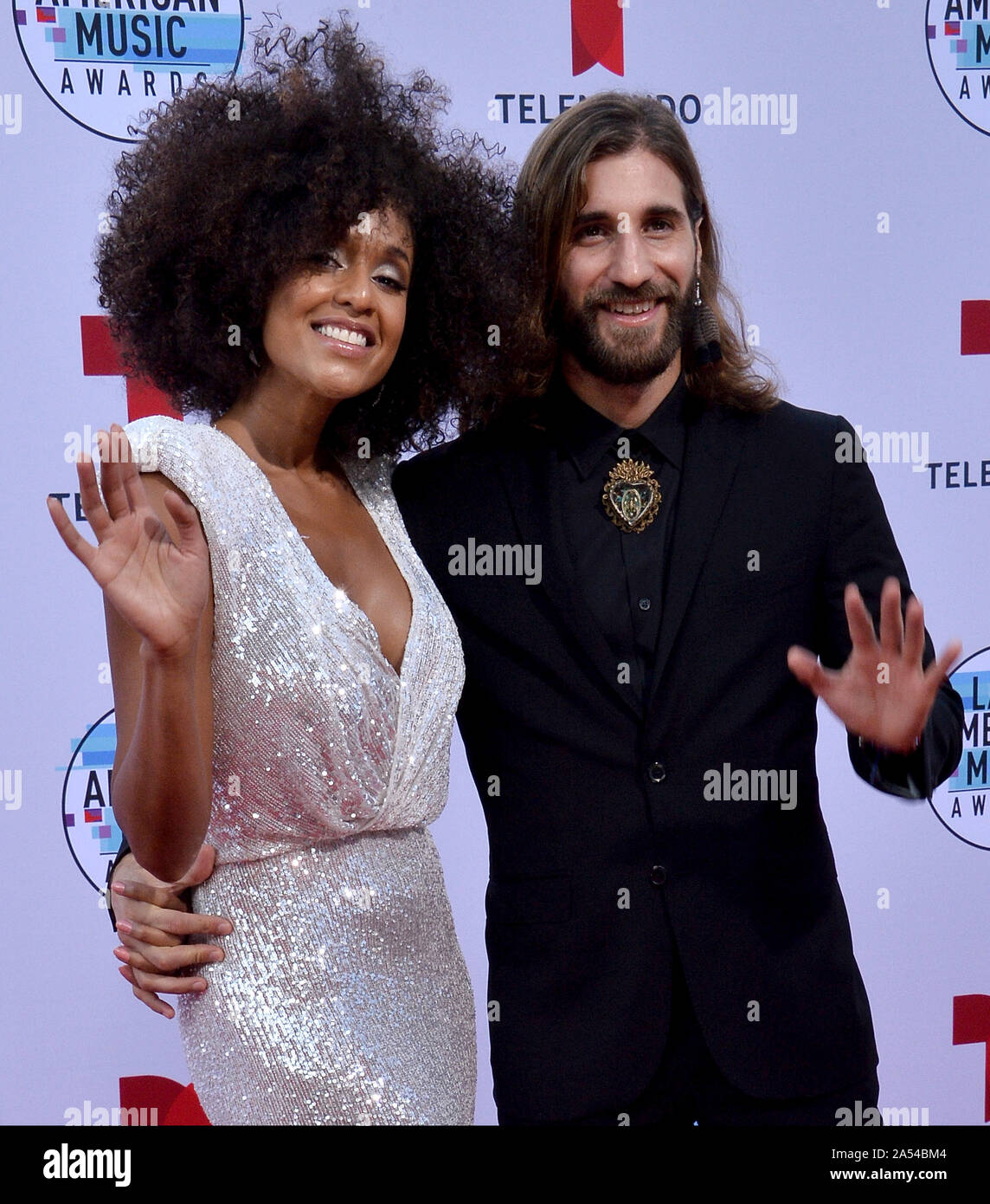 Los Angeles, United States. 17th Oct, 2019. (L-R) Actors Jeimy Osorio ...