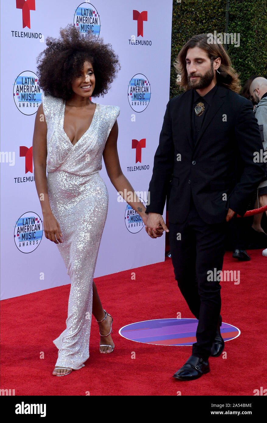 Los Angeles, United States. 17th Oct, 2019. (L-R) Actors Jeimy Osorio ...