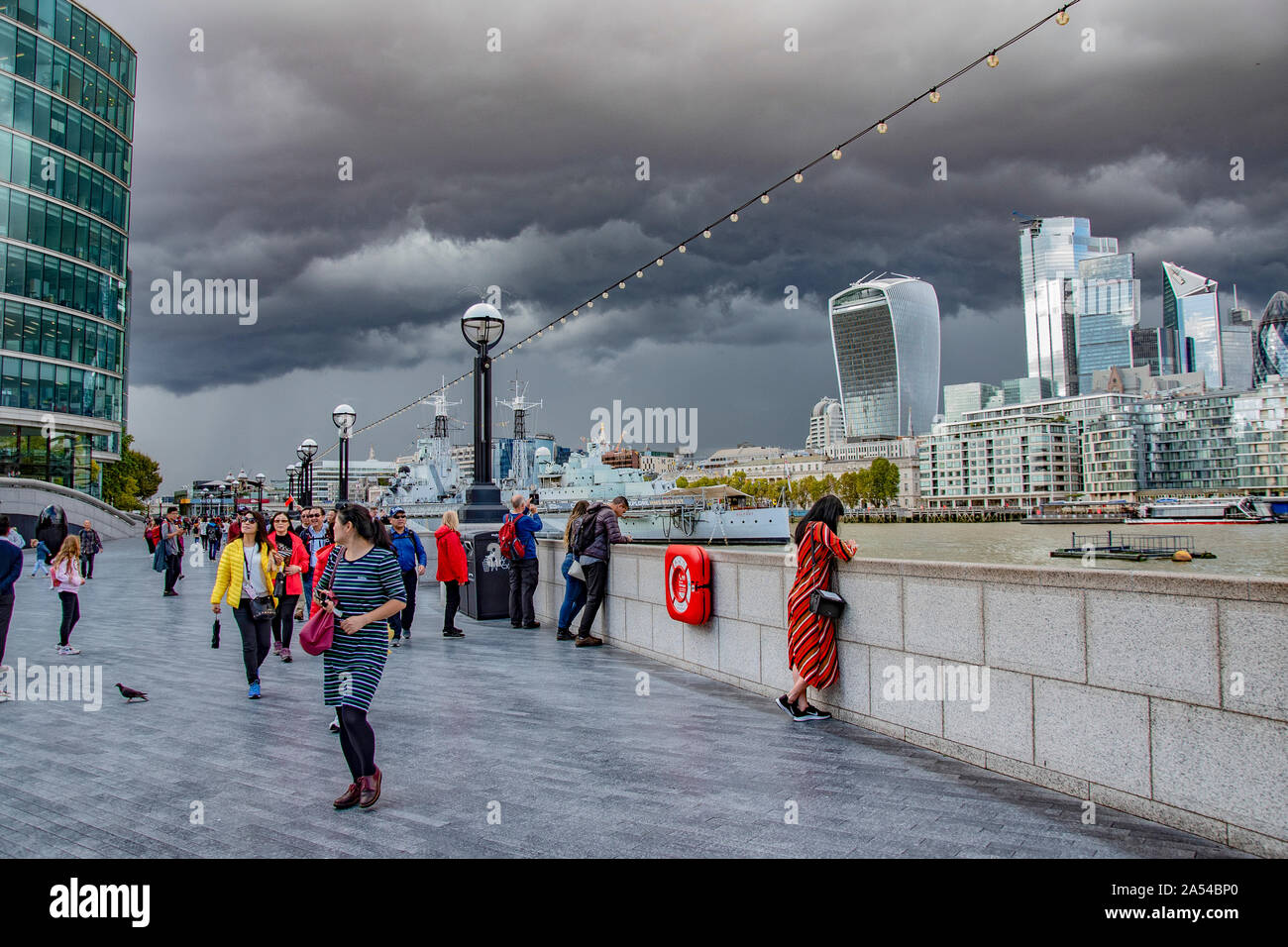 Street skyline london storm hi-res stock photography and images - Alamy