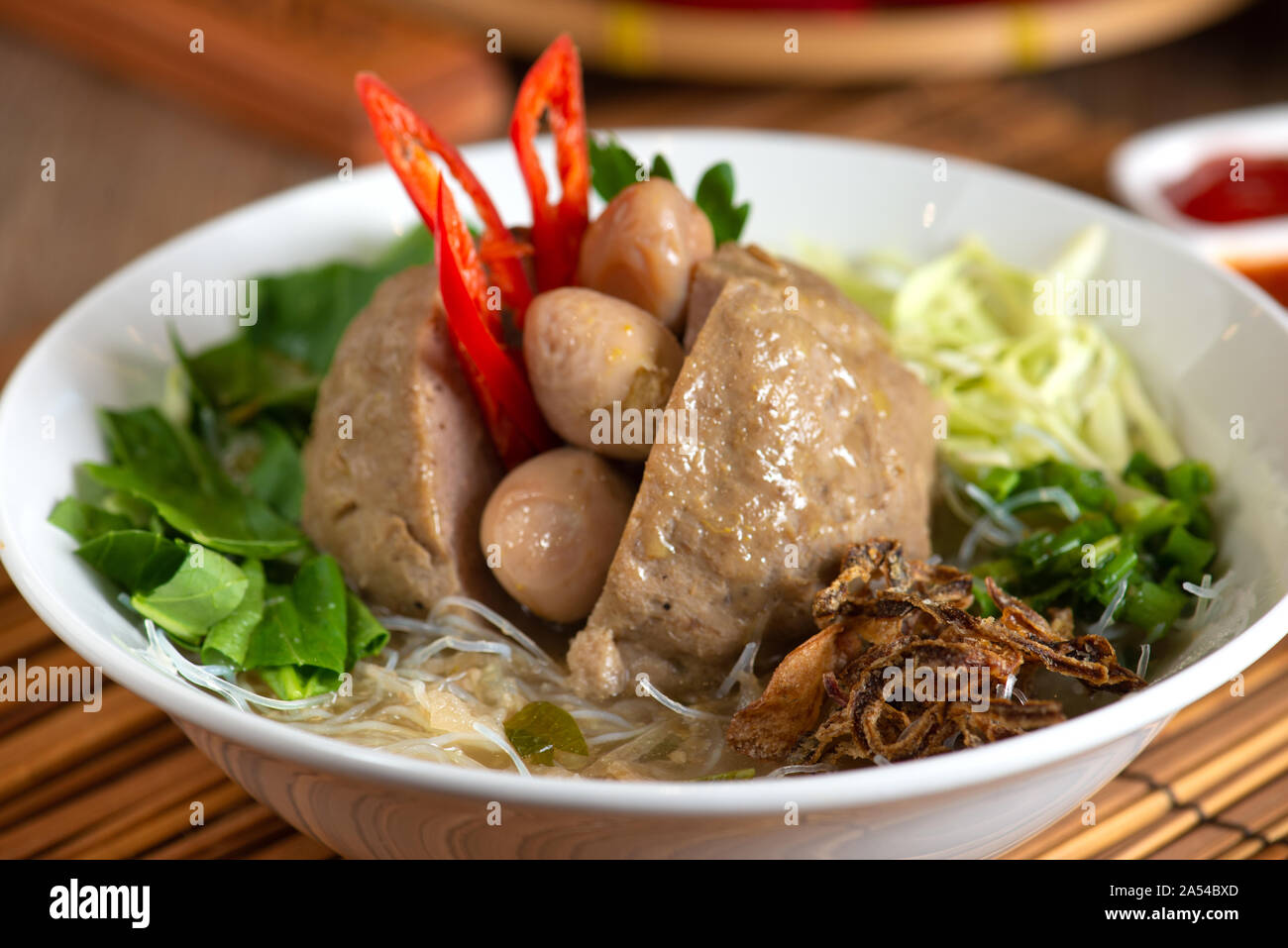 bakso. indonesian meatball served with soup and noodle Stock Photo - Alamy
