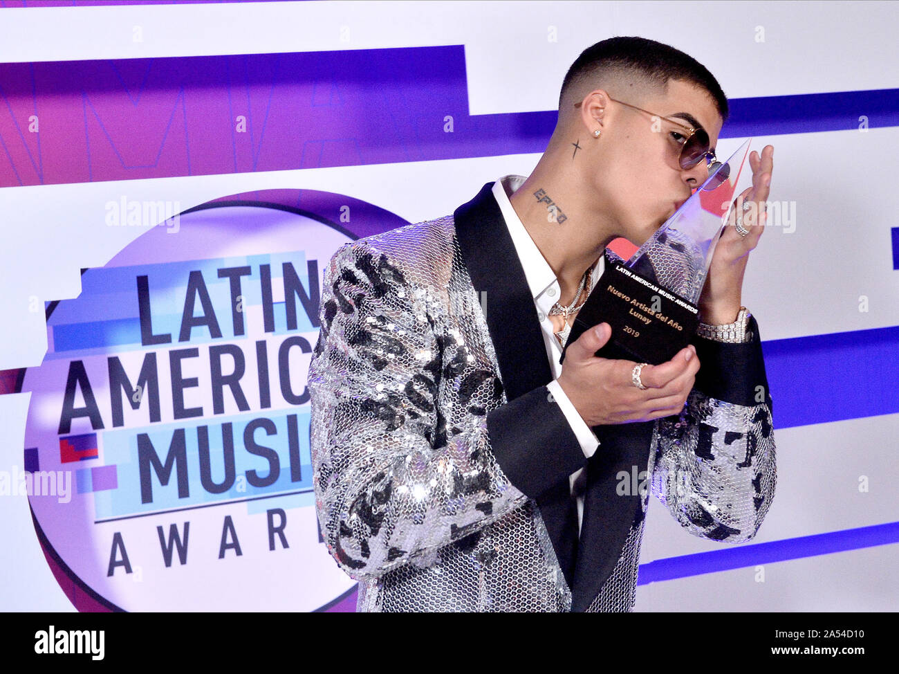 Los Angeles, United States. 17th Oct, 2019. Singer Lunay appears ...