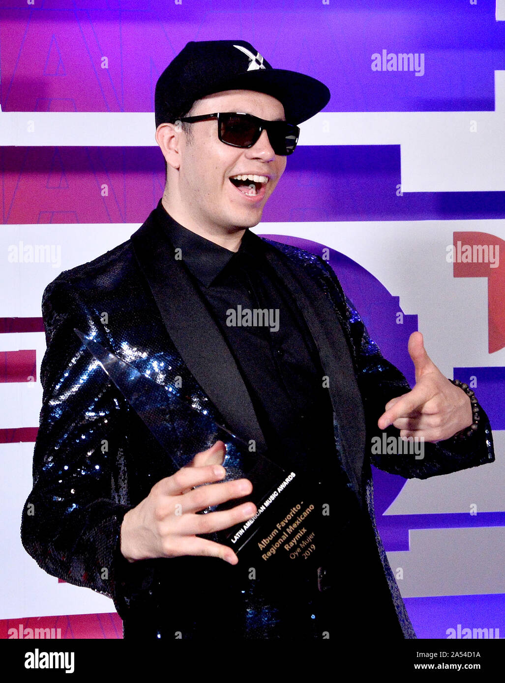 Mujer ángeles hi-res stock photography and images - Alamy