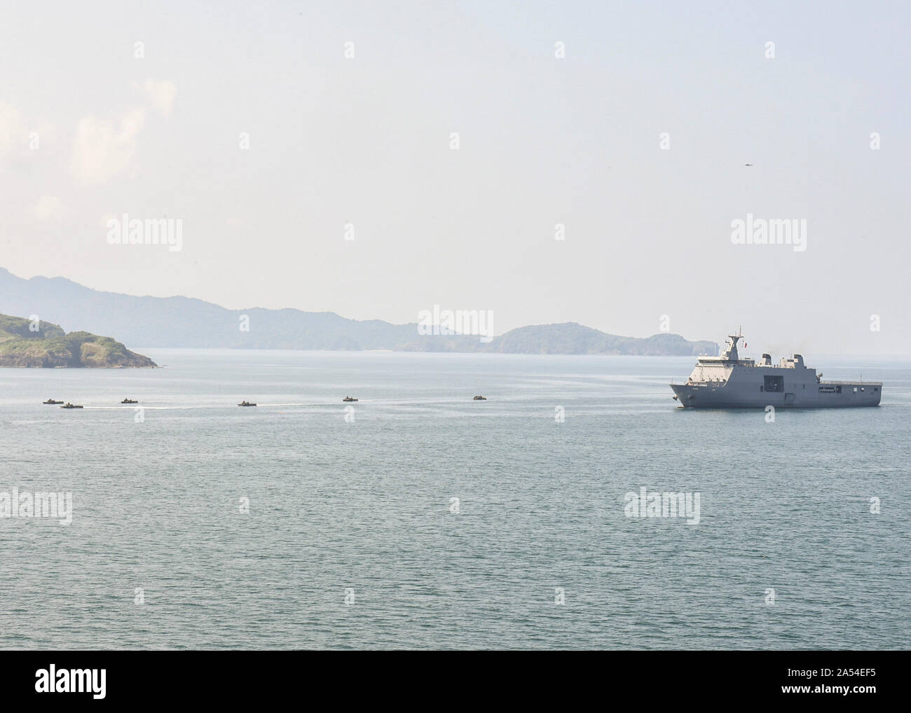 MANILA BAY (Oct. 12, 2019) The Philippine Navy ship BRP Davao Del Sur ...