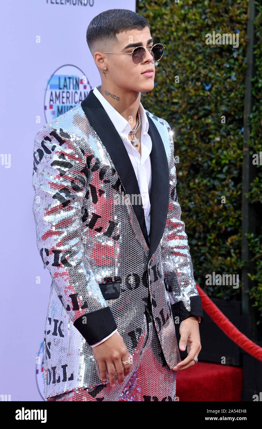 Los Angeles, United States. 17th Oct, 2019. Singer Lunay arrives for ...