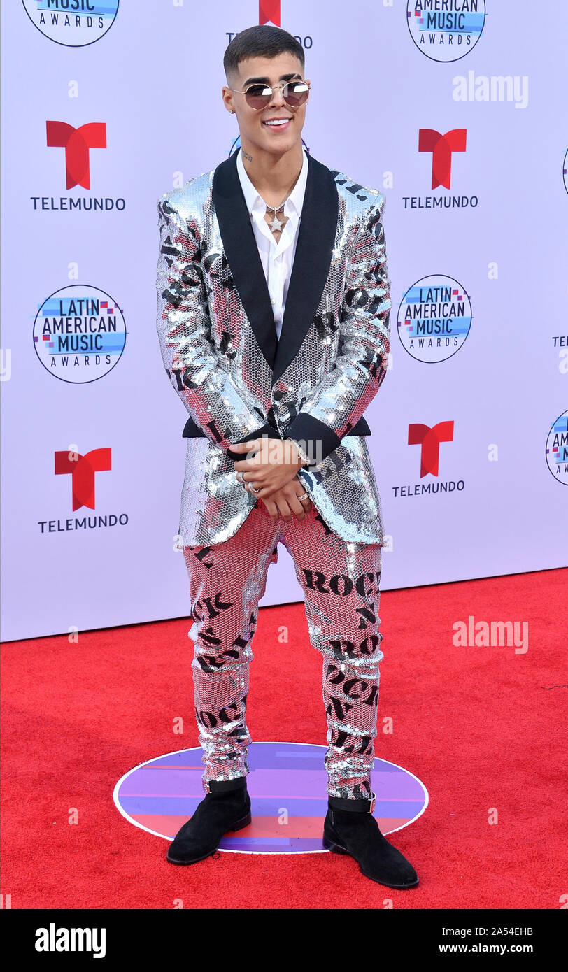 Los Angeles, United States. 17th Oct, 2019. Singer Lunay arrives for ...
