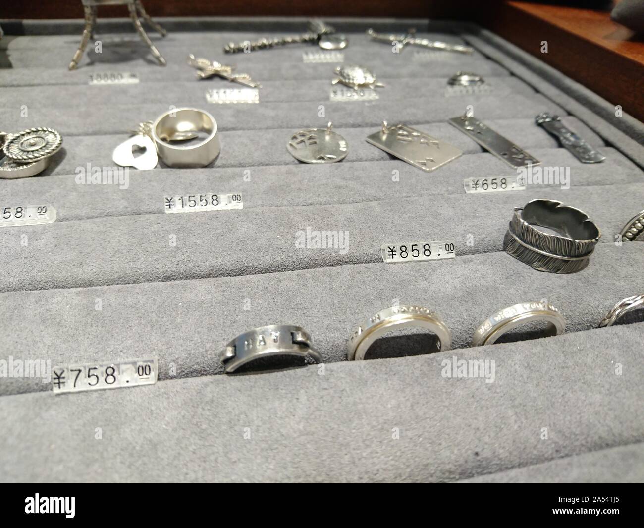 Handmade silver hi-res stock photography and images - Alamy