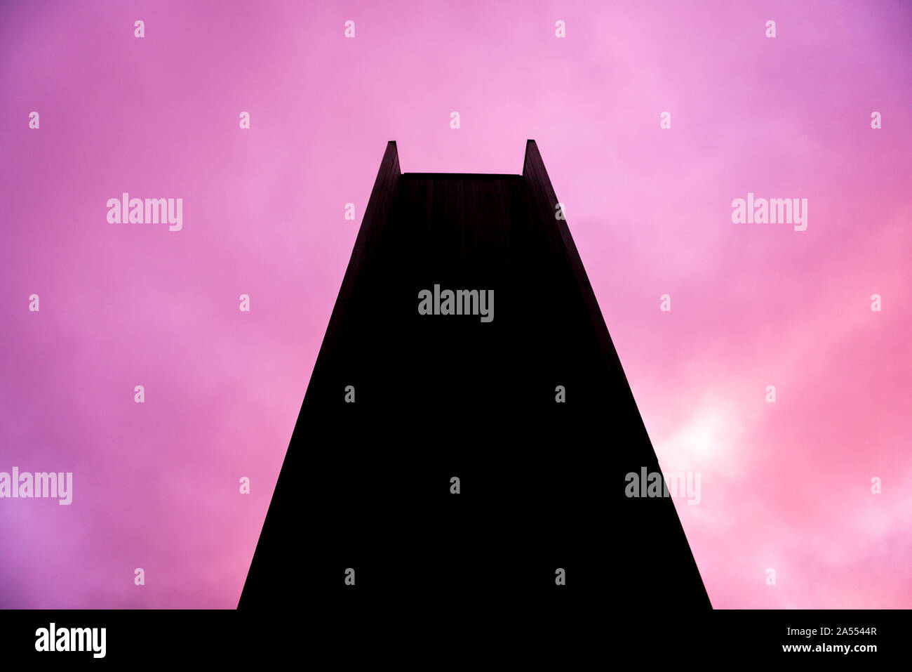 Inveruglas pyramid hi-res stock photography and images - Alamy