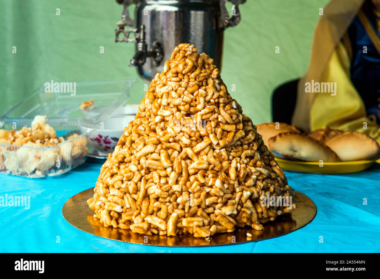 Muslim wedding hi-res stock photography and images - Alamy