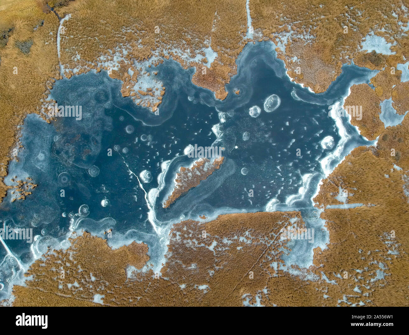 Drone top view frozen lake hi-res stock photography and images - Alamy