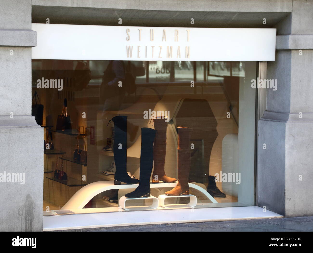 Stuart Weitzman store seen in Paseo de Gracia, Barcelona Stock Photo ...